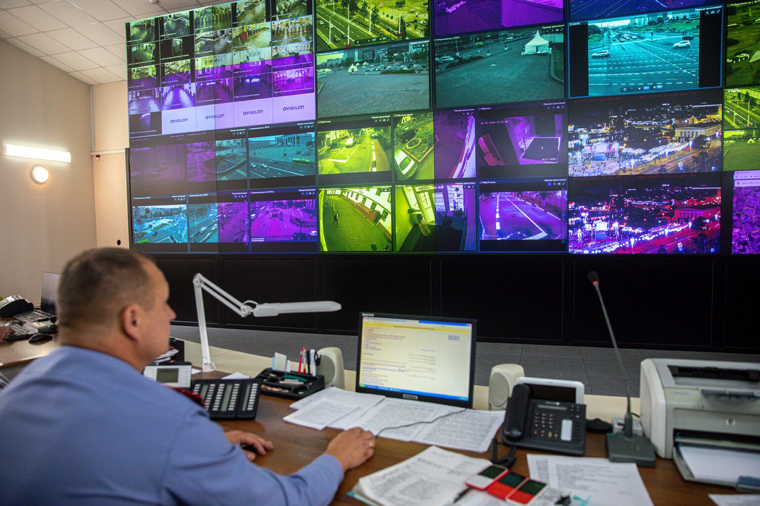 The Ultimate Guide to Choosing Video Wall Chairs - Concept Seating